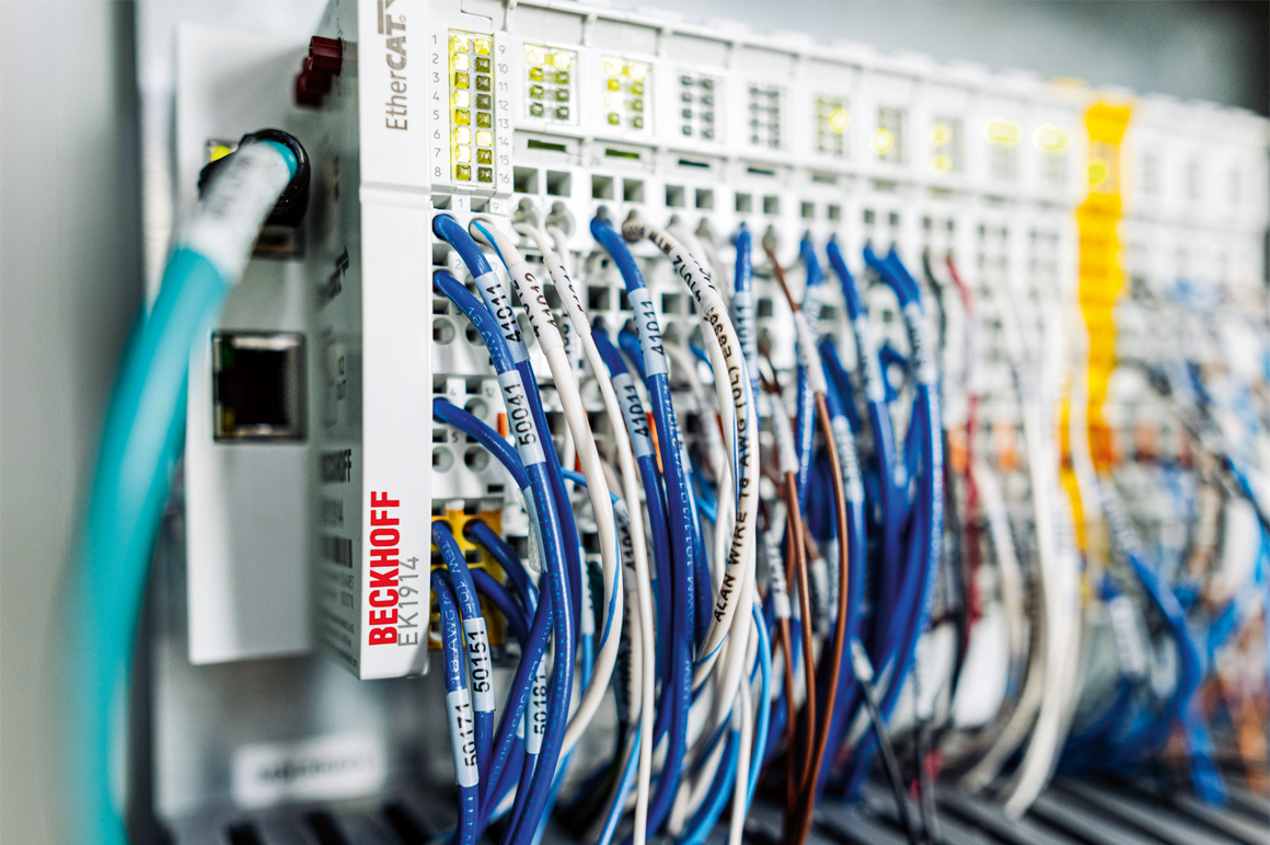 From film to finished mailer bags in record time | ベッコフ 日本