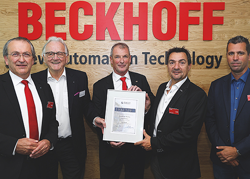 Vertriebsbüro und Robotik-Kompetenzzentrum im SATURN Tower | Beckhoff ...